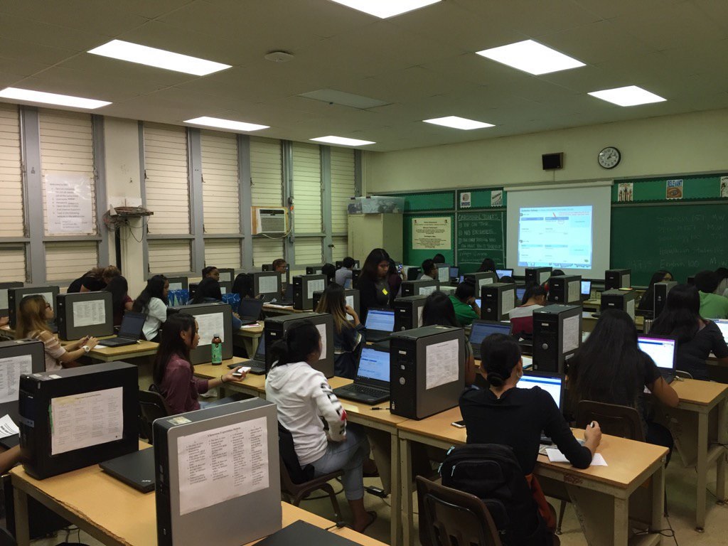 FHS Student Life 003 – W.R. Farrington High School